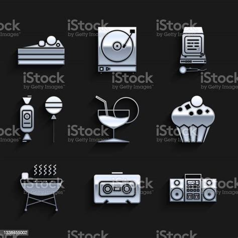 세트 마티니 유리 복고풍 오디오 카세트 테이프 두 스피커홈 스테레오 머핀 바베큐 그릴 롤리팝 가라오케와 케이크 아이콘 벡터 바베큐그릴에 대한 스톡 벡터 아트 및 기타 이미지