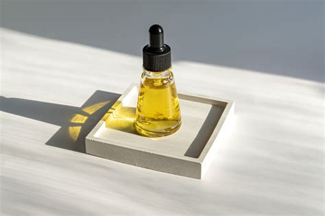 스포이드 유리 병 모형 바디 트리트먼트 및 스파 천연 유기농 화장품 모형 유성 화장품 피펫 0명에 대한 스톡 사진 및 기타 이미지 Istock