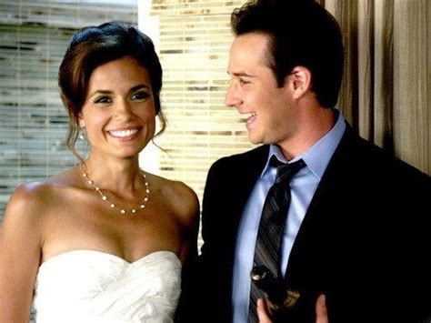 Melissa And Ian From Pll Love This Picture Its So Sweet The Way He