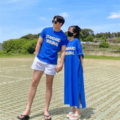 3컬러 여름 커플룩 빅사이즈 반팔 롱 원피스 반바지 시밀러룩 남녀공용 커플티 오버핏 데일리 꾸안꾸 여행 데이트룩 홈웨어 바다 캠핑 호캉스 레터링 편한 블루 잠옷 다드 트임