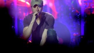 Enrique Iglesias cancela su último show por problemas de salud Los