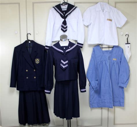 盛岡白百合学園高校のセーラー服を 買取させていただきました 制服買取東京2020