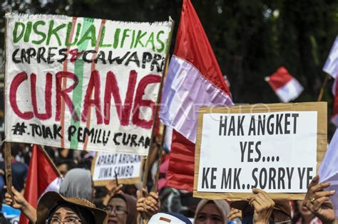 Aksi Tolak Kecurangan Pemilu Di KPU ANTARA Foto