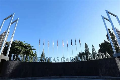 10 Universitas Negeri Dan Swasta Terbaik Di Jogja 2023 Ugm Peringkat