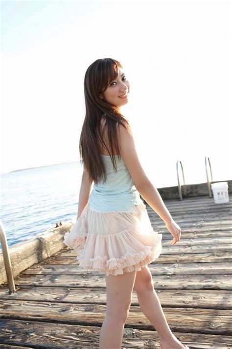 Japanese Girl Pictures Cute Pic Yumi Kobayashi In Cute Fur Below Skirt