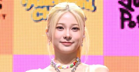 지아나 살며시 지은 미소