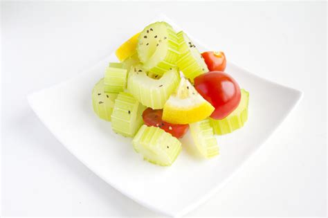 レモンの香りとシャキッと食感が凄いセロリのピクルスレシピ 萩野菜ピクルス