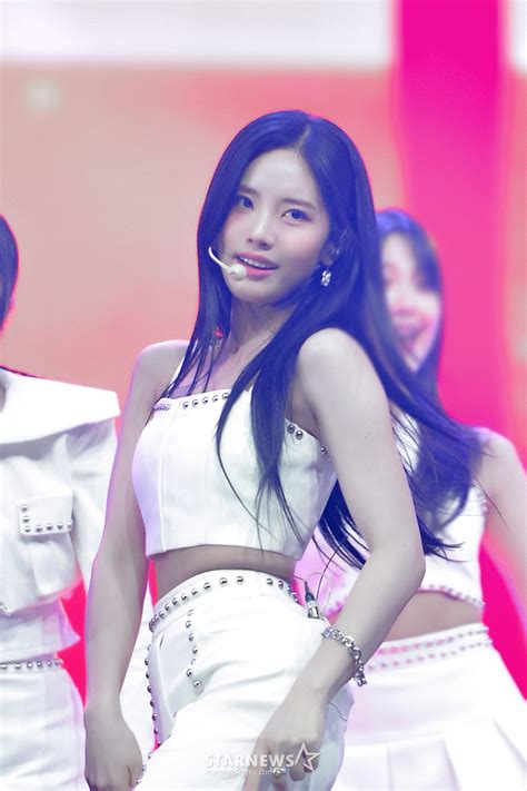 프로미스나인 박지원 미소 휘날리며 ★포토 스타뉴스