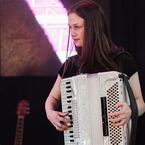 Júlia Morin Werner Youtube