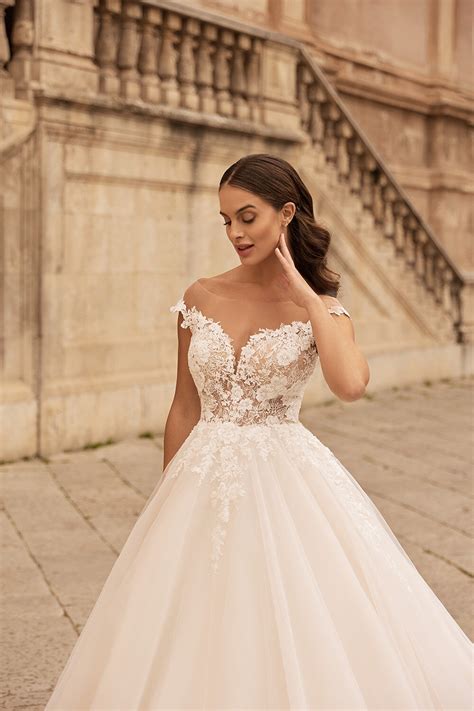 Robes De Mariées Monica Loretti