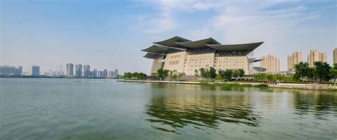 东南大学与无锡市共建无锡校区，按万人办学规模安排建设凤凰网江苏凤凰网