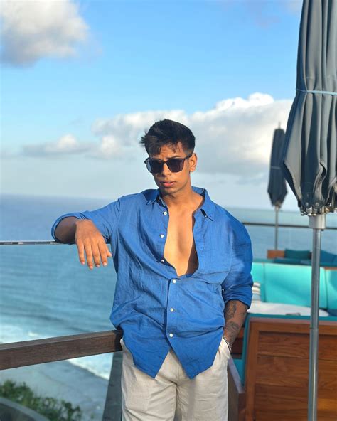 hardik arora fashion influencer for the next 7 days🤝🏽 grwm nahi bnai