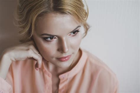 Premium Photo Portrait Of Pensive Girl 5276