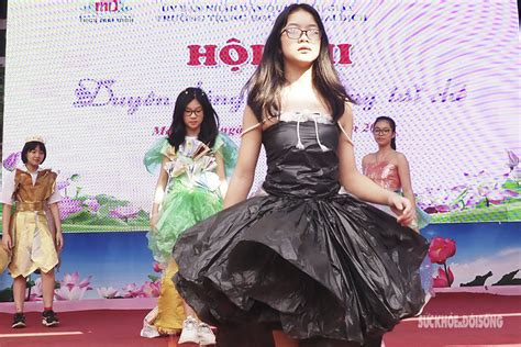 Biến Sách Báo Cũ Túi Nilon Thành Thời Trang Tái Chế Bảo Vệ Môi Trường