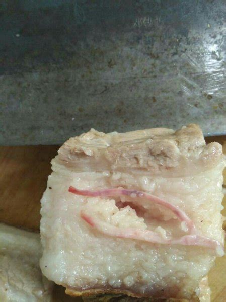 正常猪肉里的血管图片 有猪肉绦虫的肉的图片 伤感说说吧