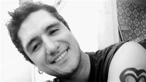 Homem Morre Após Ser Esfaqueado Em Praça Na Região Em Primeira Mão Franca