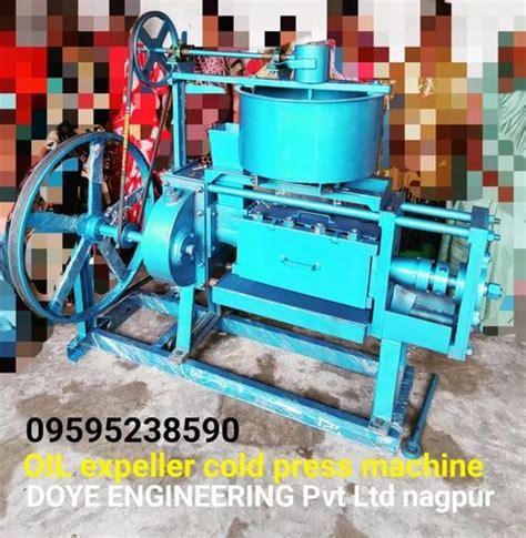 Commercial Expeller 6 Bolt Mini Oil Mill Capacity Up To 5 Tonday At
