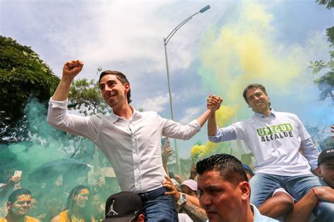 Cara A Cara Entre Daniel Quintero Y El Conductor Que Señala De