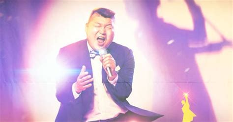 사진 하현우 역동적인 포즈