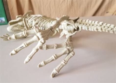 Jurassic World Quest For Indominus Rex Skeleton Figure Only Mattel