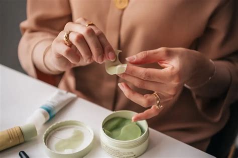How Often Should I Use Hydrating Vs Moisturizing Products
