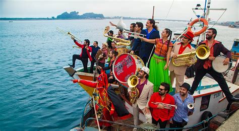 Banda Conmoción Se Presenta En El Teatro Nescafé De Las Artes — Radio