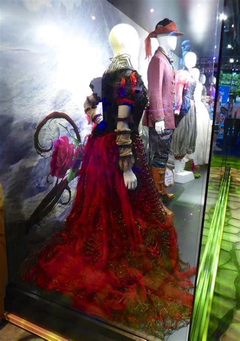 Hollywood Movie Costumes And Props Alice Through The Looking Glass