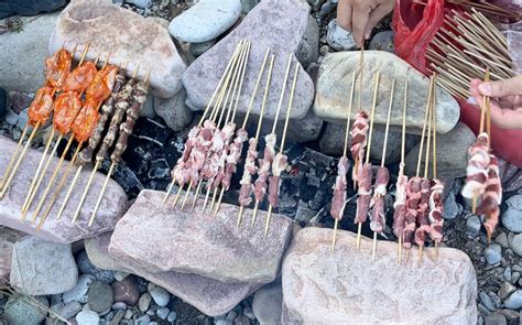 每周小聚，驾车跑很远安排一顿烧烤，简直一绝 小饭桌呀 小饭桌呀 哔哩哔哩视频