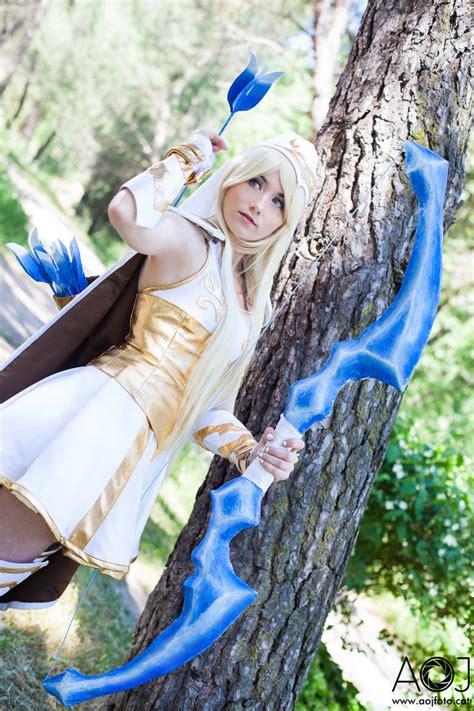 Ashe League Of Legends By Nunnallylol On Deviantart