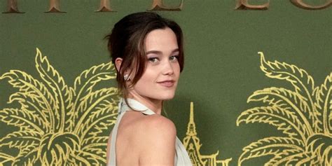 Sarah Catherine Hook Everything To Know About The Actor Her