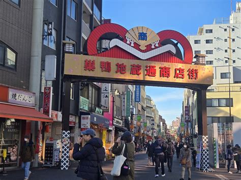 巣鴨地蔵通商店街。 フロンティア技研