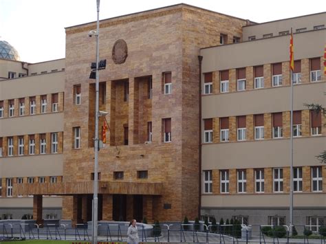 Собранието изгласа продолжување на кризните состојби заради недостиг на електрична и топлинска