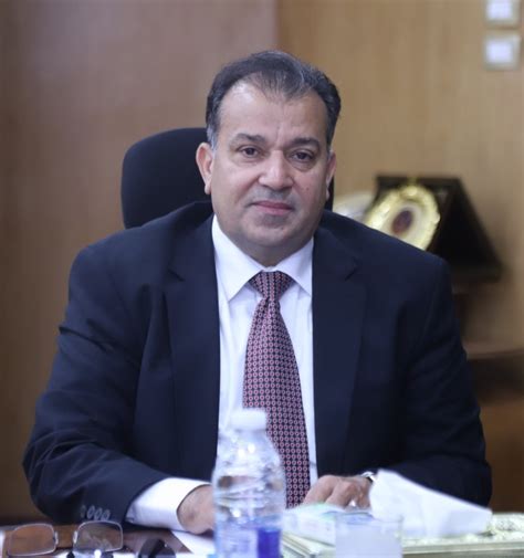 رئيس جامعة جنوب يهنئ الرئيس السيسى والقوات المسلحة بعيد تحرير سيناء‎