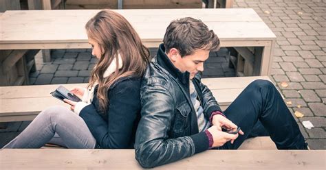 7 Signs Your Relationship Lacks Emotional Integrity The Dreamer