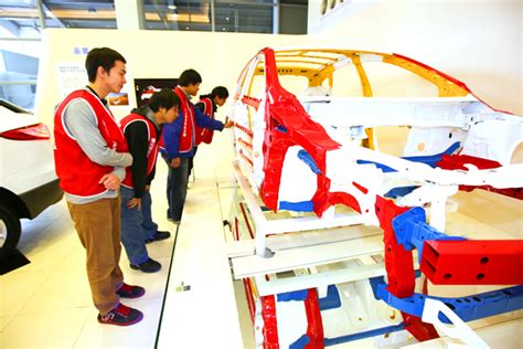 【車市新聞】從教育奠基 Luxgen贈車予四所大學 Carstuff 人車事