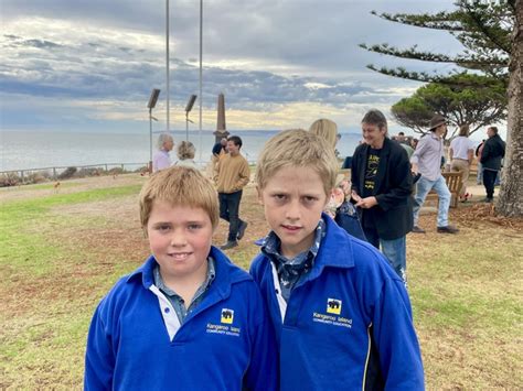 Anzac Day Observed At Penneshaw War Memorial Photos The Islander