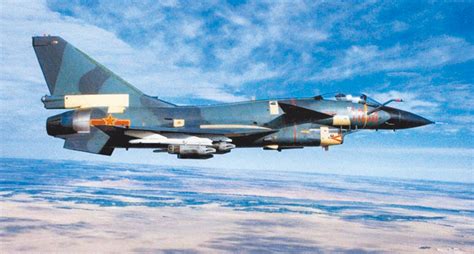 伊朗北韓軍備舊 殲 10可望出口 翻爆 翻報