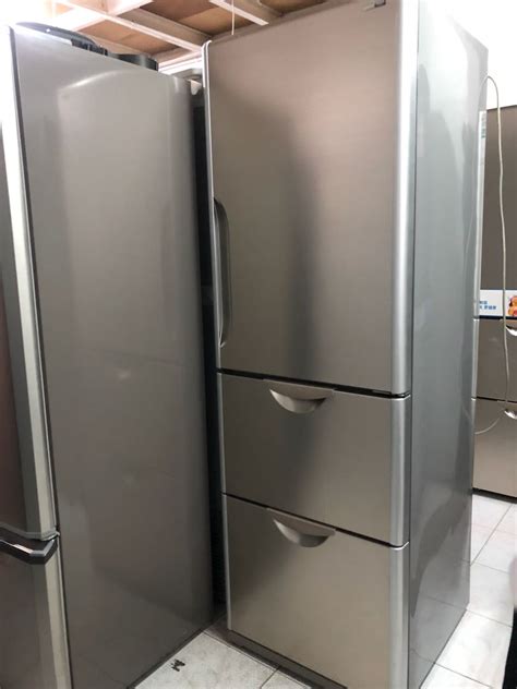 新淨日立hitachi三門雪櫃rs37svh1 家庭電器 廚房電器 雪櫃及冰櫃 Carousell