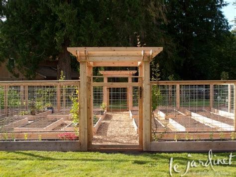 75 Awesome Backyard Vegetable Garden Design Ideas Cedar Garden Fence