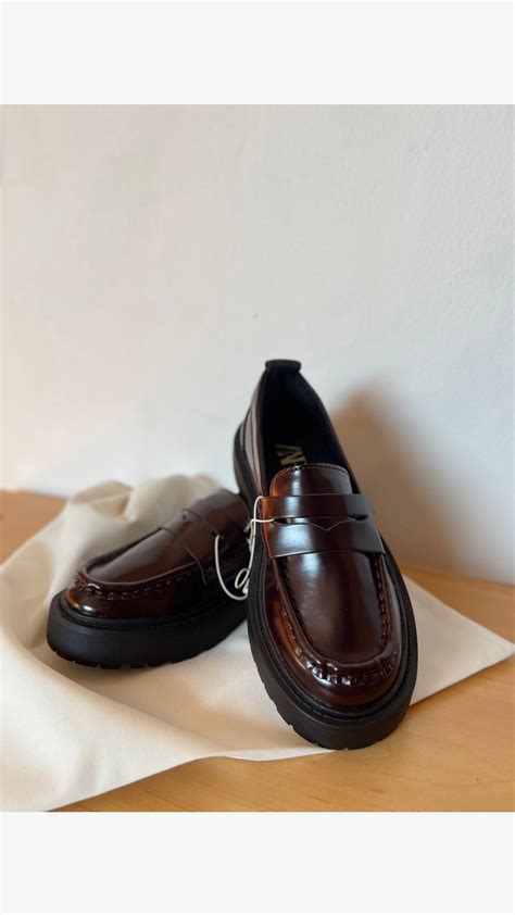 ДИТЯЧЕ ВЗУТТЯ ТЯЧІВ Стильна новинка🔥 Масивні лофери благородного бордового кольору Розміри у