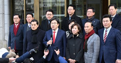 “지지율 반등에 힘난다”野 내란죄 혼선 틈타 역공 기회 만든 국힘