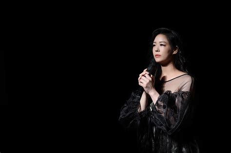앙뇽 나 한복입고 돌아다니는거 말고도 좀 취미 부자거든 원래 서핑이나 승마 골프처럼 몸쓰는 운동이 취미였는데 내 사업