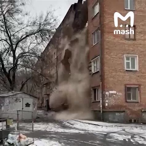 В Ростове на Дону обрушилась часть аварийного дома