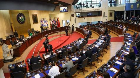 Congreso de El Salvador aprueba préstamos por 730 millones