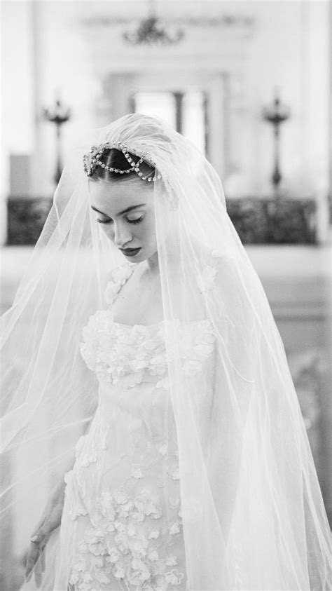 Свадебная фотосессия в музее Элегантные ЧБ кадры Красивая свадьба Свадебные фотографии