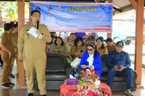 Pemkab Samosir Terima Piagam Penghargaan Universal Health Coverage