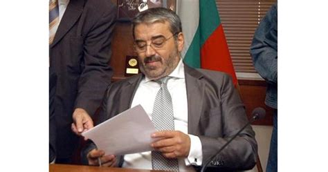 Натискат надолу тока скокът на парното неясен