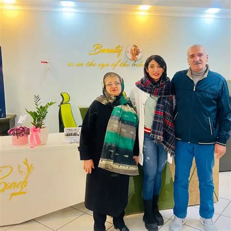 دکتر پونه یزدانی متخصص پوست و مو