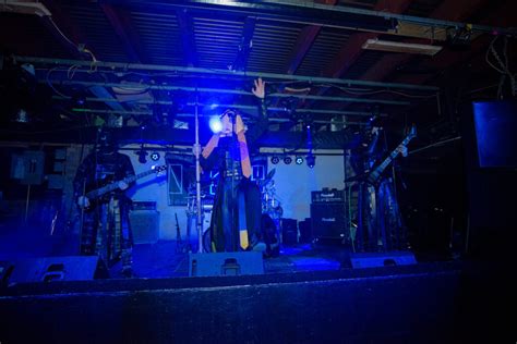 Necht Lanza Nuevo Sencillo Into Bondage Born Metal World United