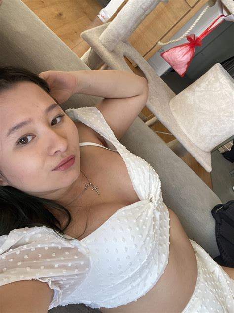 Do You Find Me Sexy On This Outfit F18 R Amihotsfw